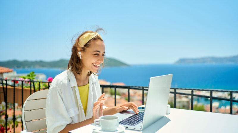 Beyond The Paycheck: 7 Exceptional Work Perks – starkidslearn.com